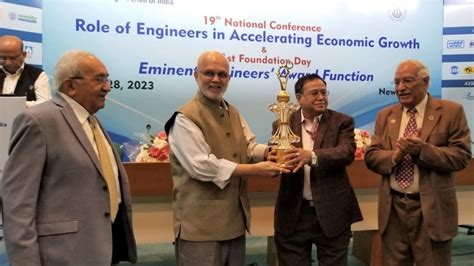 Dr Pramod Chaudhari Honoured With The Eminent Engineer Award