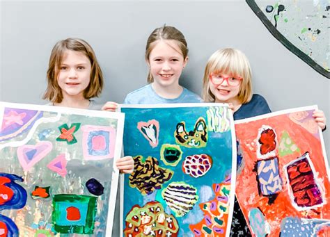 Multimedia Classes Orange Easel