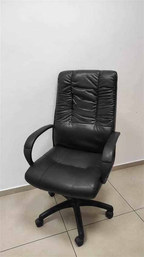 Офис мебели в отлично състояние етажерка бюро стол шкаф секция гр Варна Гръцка махала • Olx Bg