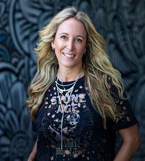 Alison Thomas Global