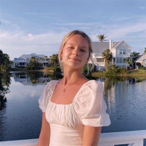 Claire Claire Rayle • Threads Say More