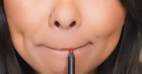 Viral And Super Easy Lipstick Hack Would You Try This Upstyle