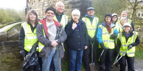 Volunteers Adopt Stretch Of Uppermill Canal About Manchester