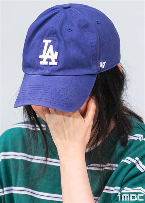 포토 얼굴 가려보는 민희진