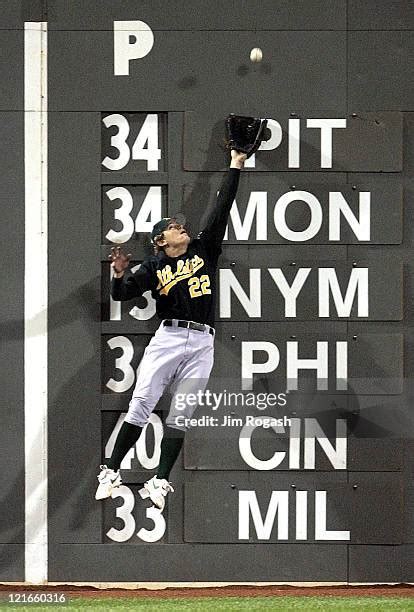 463 Oakland Athletics Eric Byrnes Photos And High Res Pictures Getty Images