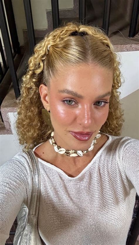 Amy Quintanillas Instagram Twitter And Facebook On Idcrawl