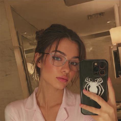 Sabrii Sarmiento