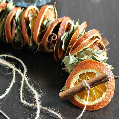 How To Make A Fragrant Natural Dried Fruit Wreath