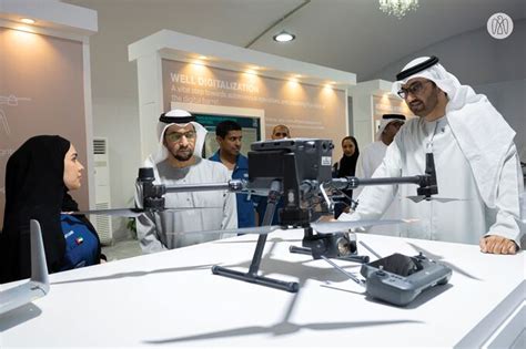 Hamdan Bin Zayed Visits Bu Hasa Field And Praises Adnocs Efforts In Employing Artificial