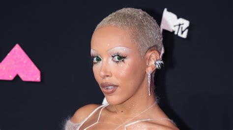 Doja Cat Talks Her New Album And More On Hot Ones