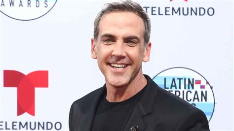 Carlos Ponce Bossyfy
