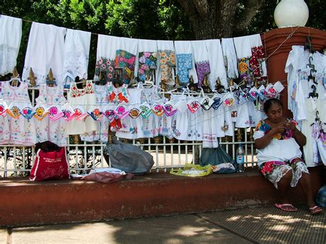 Yucateca Lanzó A La Venta Blusas Hipil Inspiradas En Barbie Así Luce