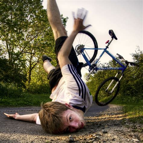 30 Perfectly Timed Photographs Of Fails Thatll Make You Die Laughing