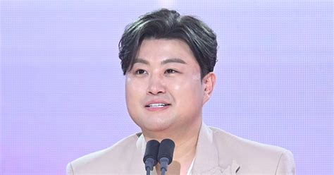 김호중 감격의 ‘최고의 가수상 포토엔hd