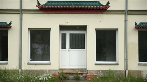 Uk Reviewer Slams Restaurant For Not Having Reading Glasses Eater