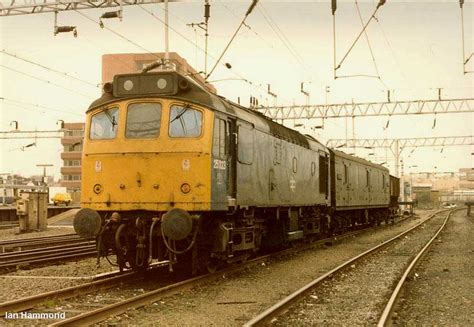 1720hrs 25251 25287 On 1m20 Glasgow Euston 25s Detached At