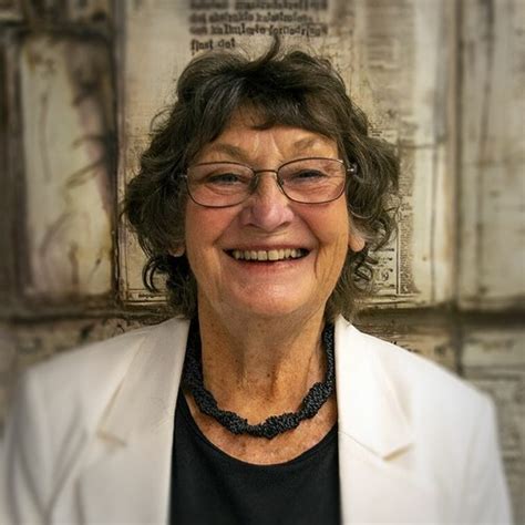 Stream Episode 28 Spesial Livets Pensum Med Annabelle Despard By