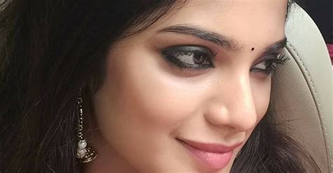 Aathmika Photos Hd Images Tamilglitz