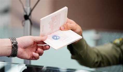 بالصور إطلاق ختم خاص بمؤتمر مستقبل الطيران للقادمين إلى المملكة