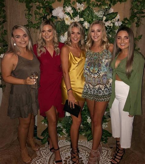 Gorgeous Group Scrolller