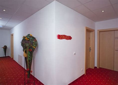 Hotel Wallner Zum Grünen Baum 3 Hrs Star Hotel In Sankt Valentin Lower Austria