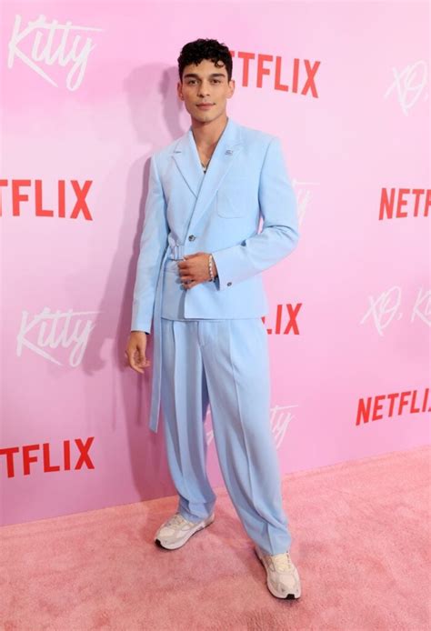 ‘xo Kitty Premiere Noah Centineo Supports Anna Cathcart