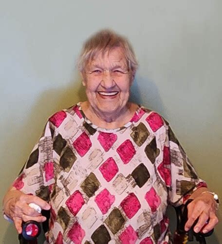 Clara Carroll Nécrologies Maison Funéraire Elhatton Ltée