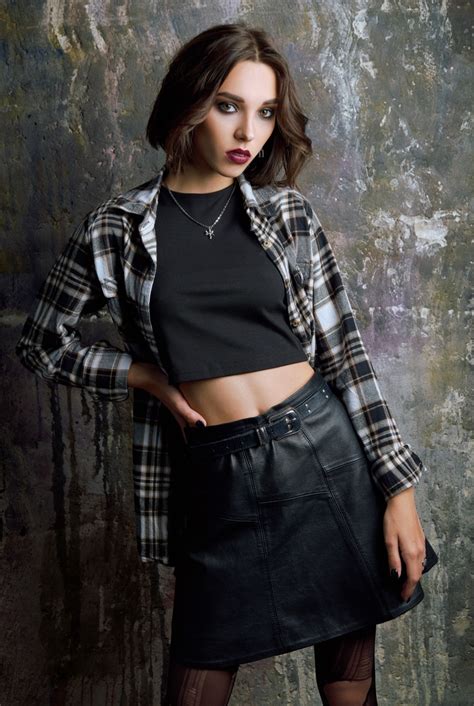 E Girl Outfits E Girl Wears Trendy Outfit Punk Fashion Dark Look New