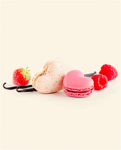 Heart Macarons 24 Ct Le Chic Pâtissier