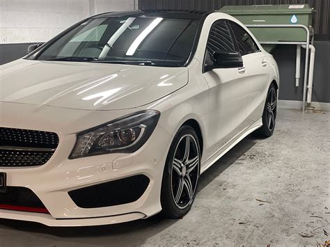 How Ceramic Coating Car Helps Maintain The Shining Finish
