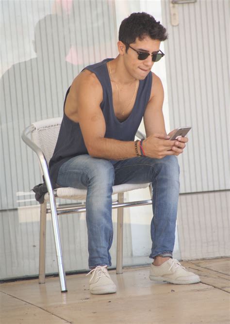 הראל סקעת גם אחרי שנים עם החבר אני הכי מצפה לדייט שלנו Tmi