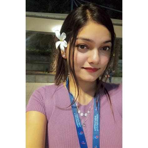 Worklifebalance Loveyourself Personalgrowthjourney Simran Jain 60 Comments