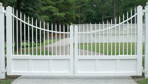Concave Spear Top Ornamental Gate