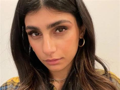 Desnuda En La Bañadera Mia Khalifa Posó Mostrando Hasta Su Tatuaje Más