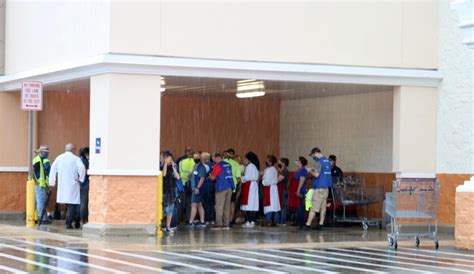 Sams Club In Lady Lake Evacuated After Thunderstorm Sparks An