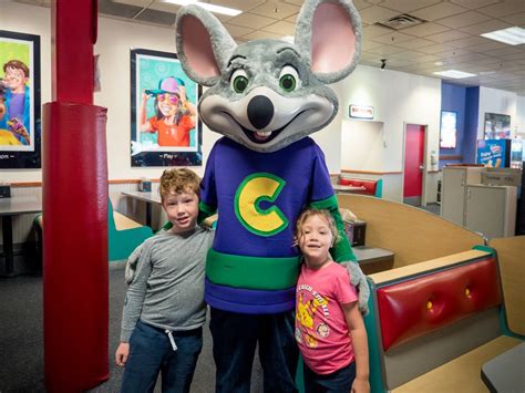 Original Chuck E Cheese Logo 25 Burgers In Greater Cincinnati That Are