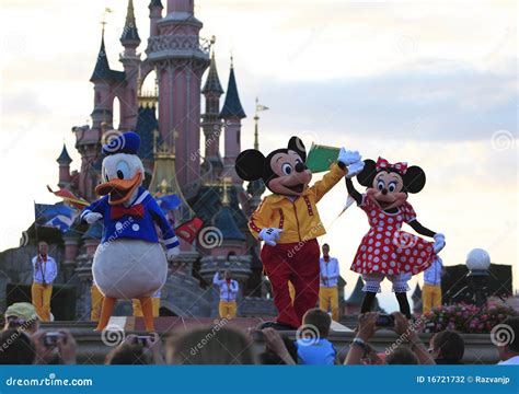 Disney Zeichen Redaktionelles Stockfotografie Bild Von Zeichen 16721732