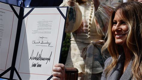 Tues Blogcast Sen Ron Johnson Take It Down Act New Tom Clancy Novel Koa 850 Am And 941 Fm