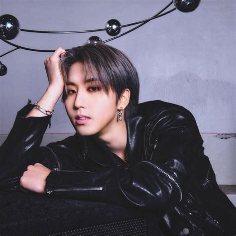 Bluecherry♟️🫧 ★⁵ On Twitter Rt Doraehan Han Jisung You Are The Moment