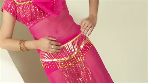 La Ragazza Troia Fresca Con I Capelli Castani Viene Scopata Nella Figa