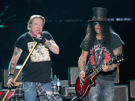 Slash Guns N Roses To Release A Couple Of Epic Songs Soon Guitar