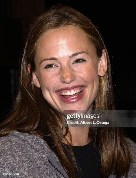 907 Jennifer Garner Alias Photos And High Res Pictures Getty Images