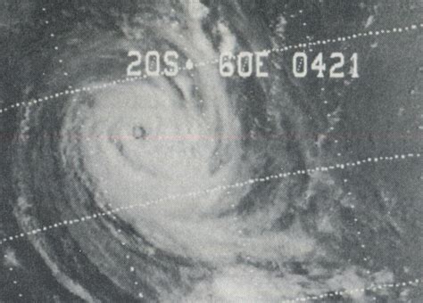 Février 1975 Le Cyclone Intense Gervaise Mit à Genoux Lîle Maurice