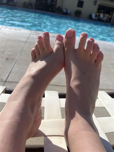 Would You Lick My Feet By The Pool 👀 R Publicfeetpics