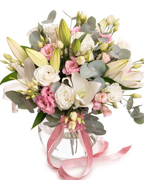 Buchet Crini și Trandafiri Albi Magnoliaro