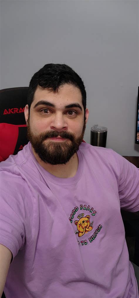 I Was Rewatching Bobs Bugers And Saw Something That Looked Familiar 👀👀 Prideminute🏳️‍🌈 Rh3h3