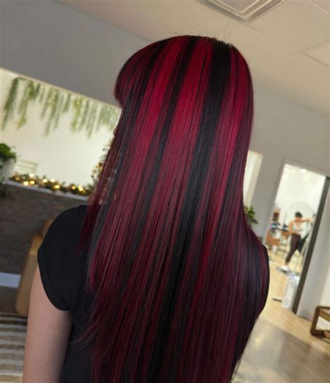 Chunky Y2k Highlights Are Back Here Are 5 Ways To Make Them Modern