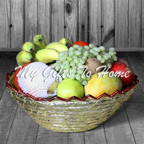 Small Fruit Basket Arrangement