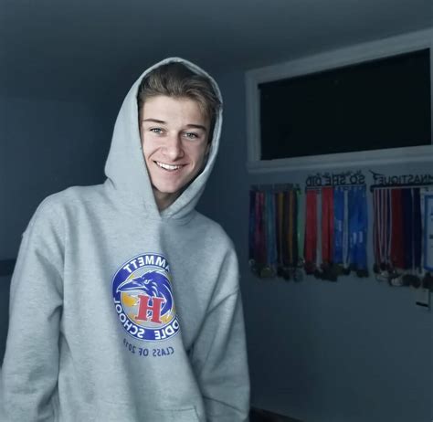 Cameron Broduer Actor Biografía Wiki Edad Altura Patrimonio Neto