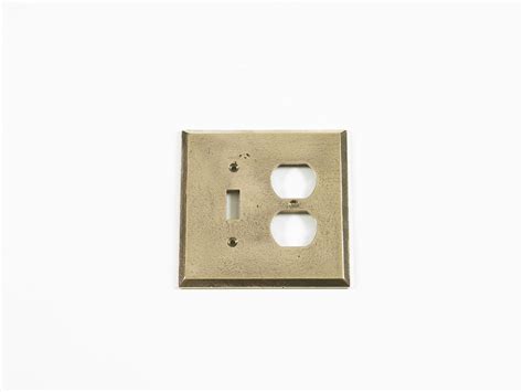 Salo Single Toggle Duplex Receptacle Light Switch And Socket Plate